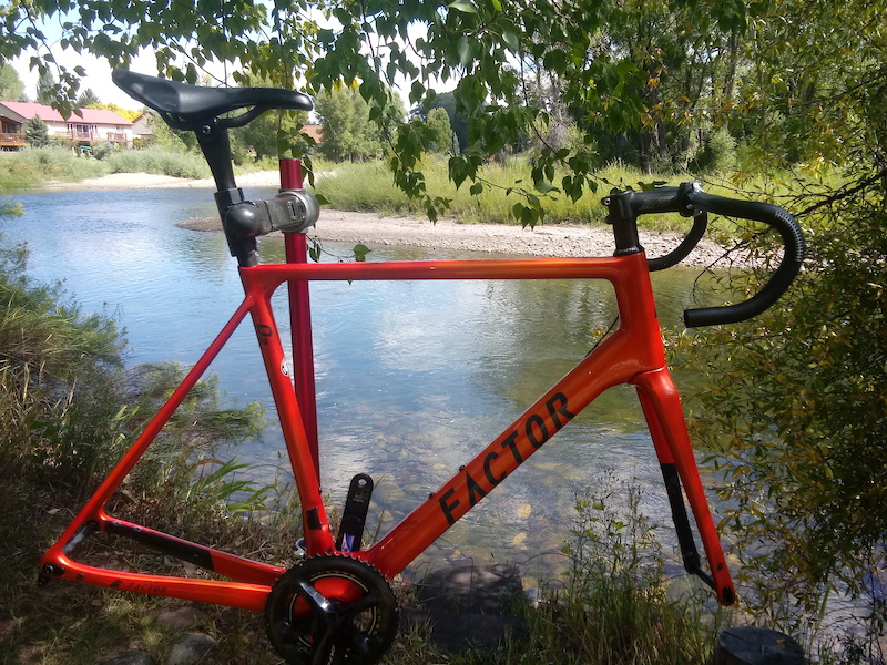 2019 Factor O2 disc frameset/DA Stages crank PRICE CUT! For Sale