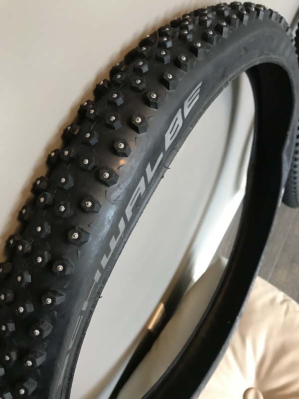 2018 Two Mint Shwalbe Ice Spiker Pro Evolution set For Sale