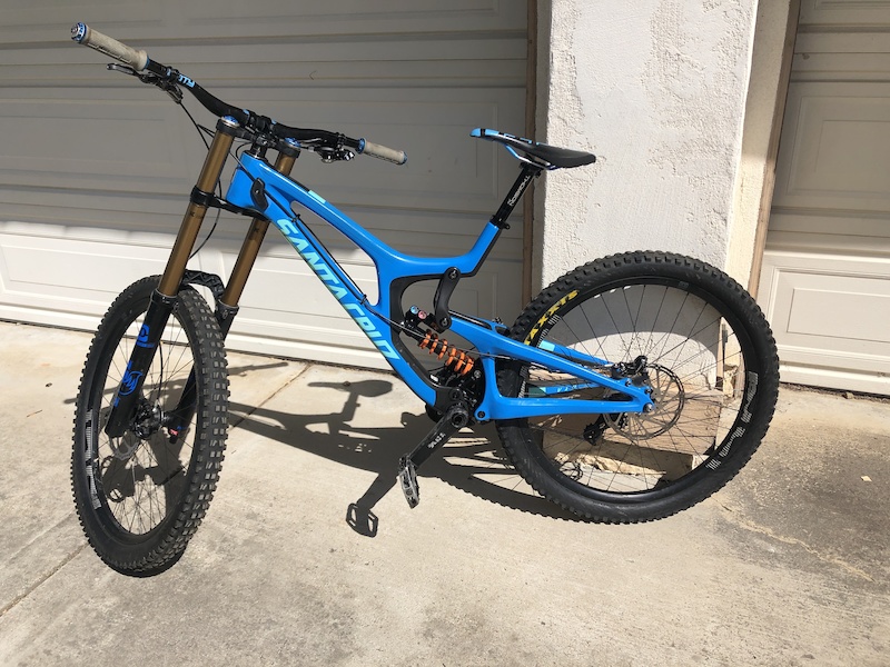 2017 Santa Cruz V10 Carbon CC with Carbon Wheels For Sale