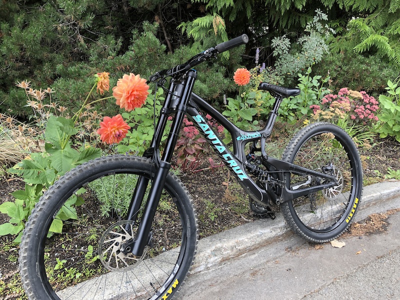 2018 Santa Cruz V10 27.5 carbon custom build chromag For Sale
