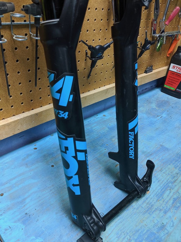 2017 Fox 34 130 mm (29 / 27.5+) Boost fork For Sale