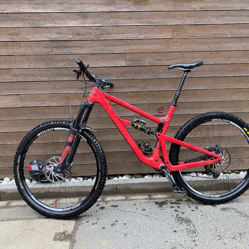 2017 Santa Cruz Hightower 1 Red (XL) CCDB Cs Coil Shock For Sale