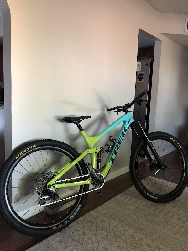 2019 Trek Slash 9.8 L **Price drop For Sale
