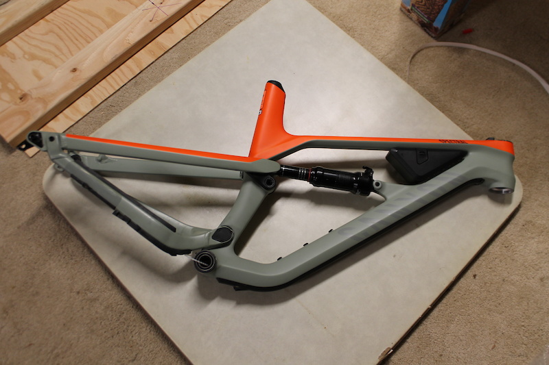 2018 Price Drop *Unridden* Canyon Spectral Frame Cf 8.0 For Sale