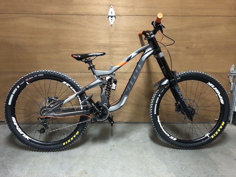 2016 DH Vitus Dominer For Sale