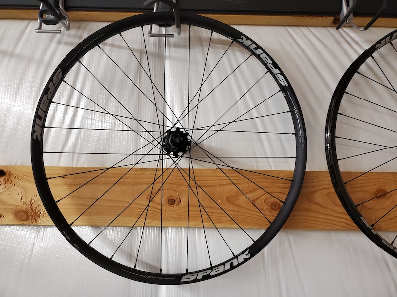 2018 Spank Oozy 350 27.5 wheel set (boost) XD For Sale