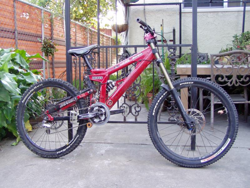 2004 red santa cruz v10 large For Sale