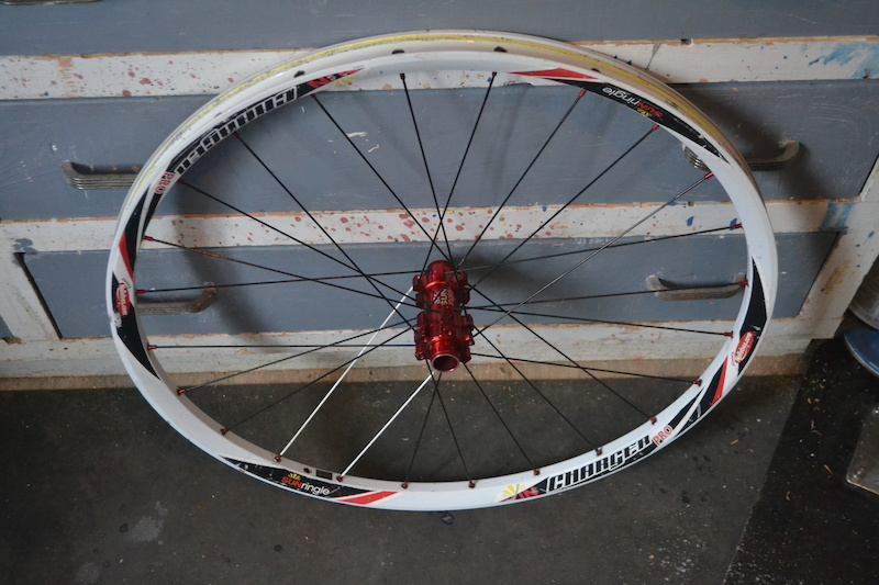 Front 20mm red ano ringlé hub Sun Ringlé charger pro For Sale