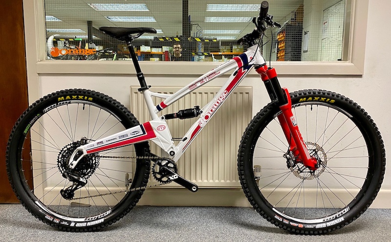 2019 Orange Stage 5 Animal Orange One of a Kind Tim Ponting For Sale