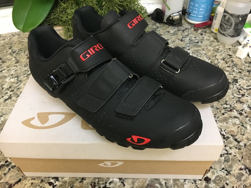 NEW Giro Code VR70 HV Wide 46 12-12.5 For Sale