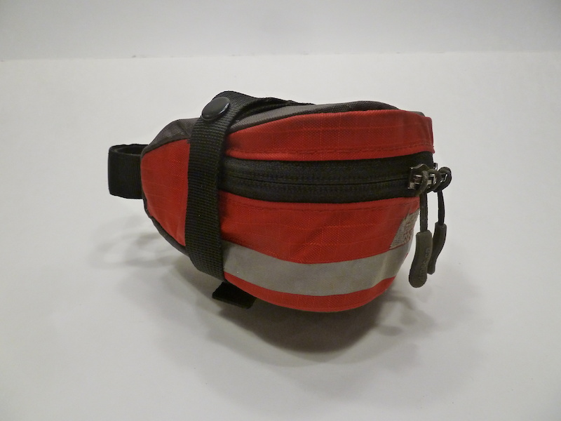 Red MEC Microwedge seat bag, lightly used For Sale