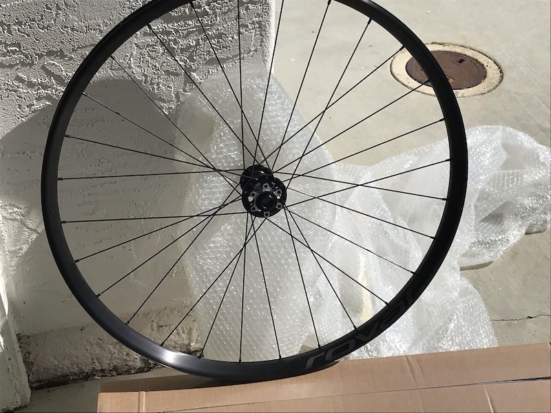 2020 Specialized Roval Traverse 29 wheels w/ hubs For Sale