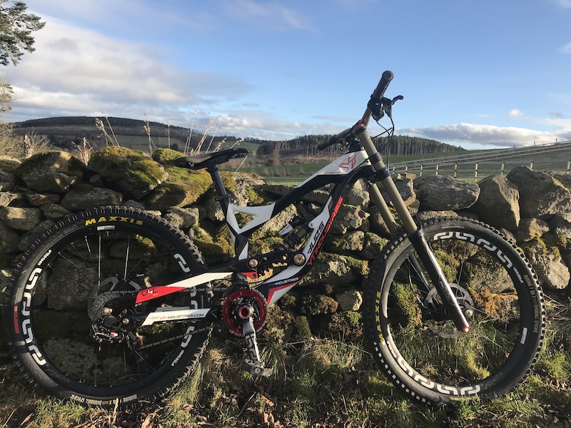 2013 YT Tues 2.0 Limited Edition Small For Sale