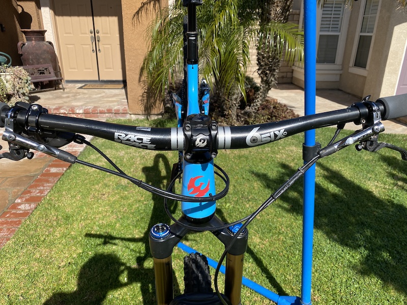 2018 Pivot switchblade LG For Sale