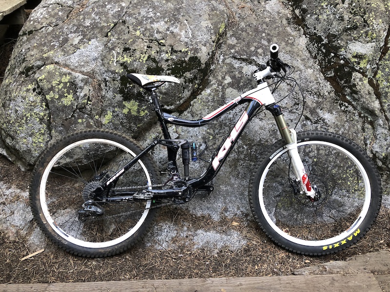 2011 KHS Velvet M Frame 26" w/ Upgrades & Extras For Sale