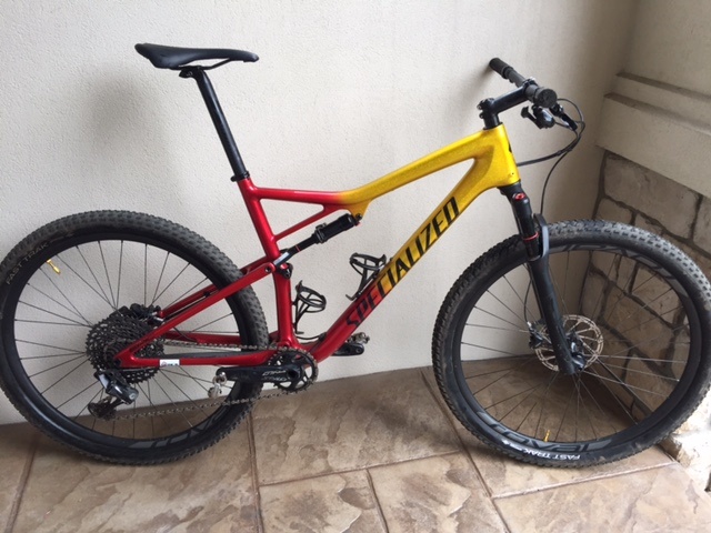 2018 Specialized Epic Expert (Carbon frame & rims) 25 lbs For Sale