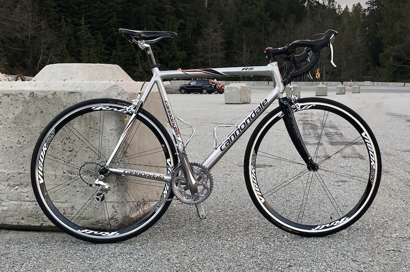 Excellent Condition Cannondale R5 Road Bike For Sale