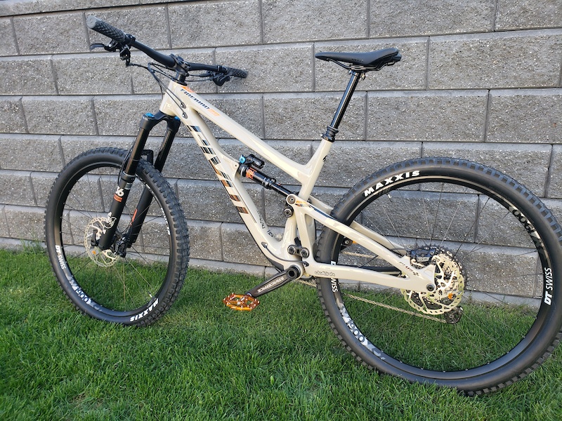 2020 Pivot Firebird Carbon 12s 29 Race XT Sandstorm For Sale