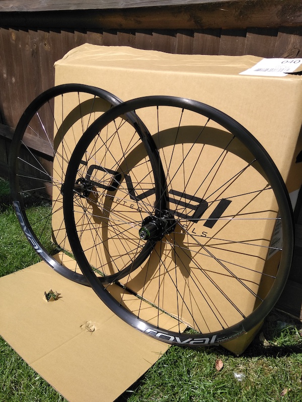 2020 Roval Traverse 29, hookless alloy rim, tubeless ready For Sale