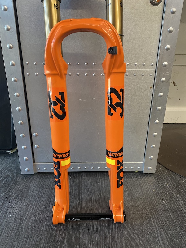 2020 Fox Factory 32 Stepcast Push To Lock Remote Orange For Sale