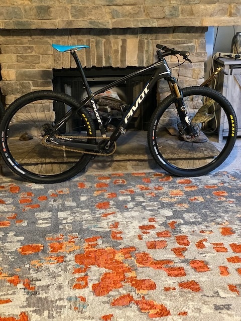 2015 Pivot Les Full Carbon Single Speed For Sale