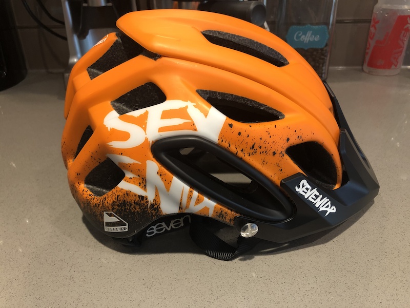 7idp M2 Gradient helmet sz medium/large For Sale
