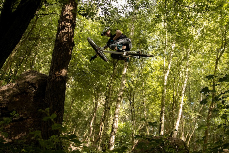 Video: Dan Slack Flows Through his Local Dirt Jumps - Pinkbike