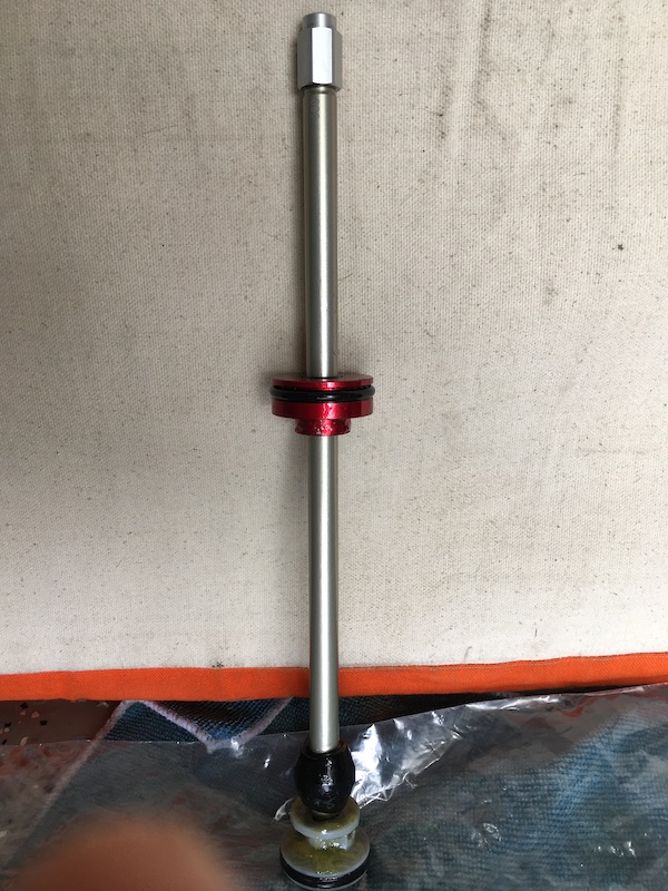 2019 RockShox Debonair 160mm 29er spring For Sale