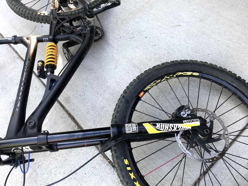 2017 Banshee Darkside frame with dhx2 For Sale