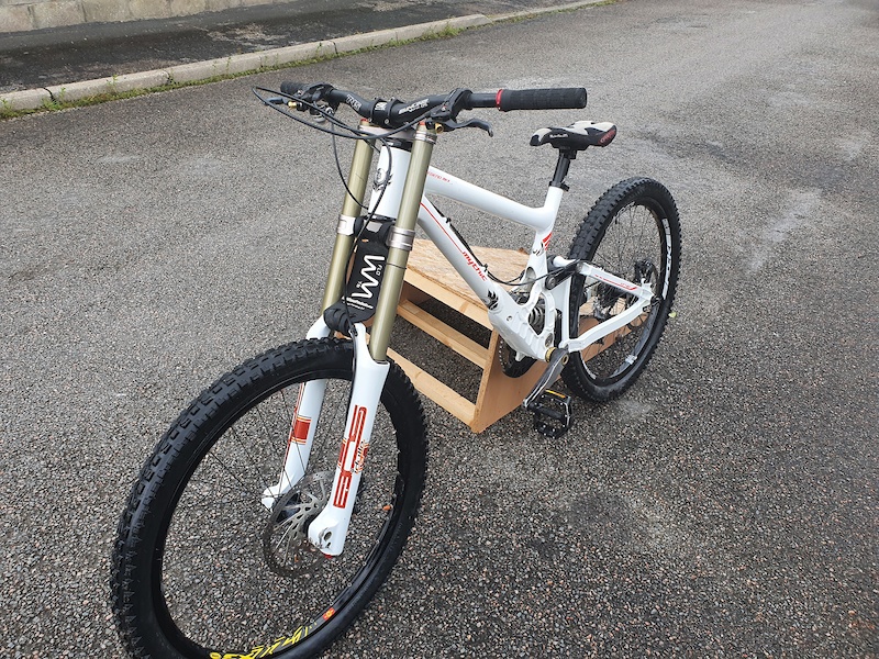 2010 Banshee Legend Mark 2 DH Bike For Sale