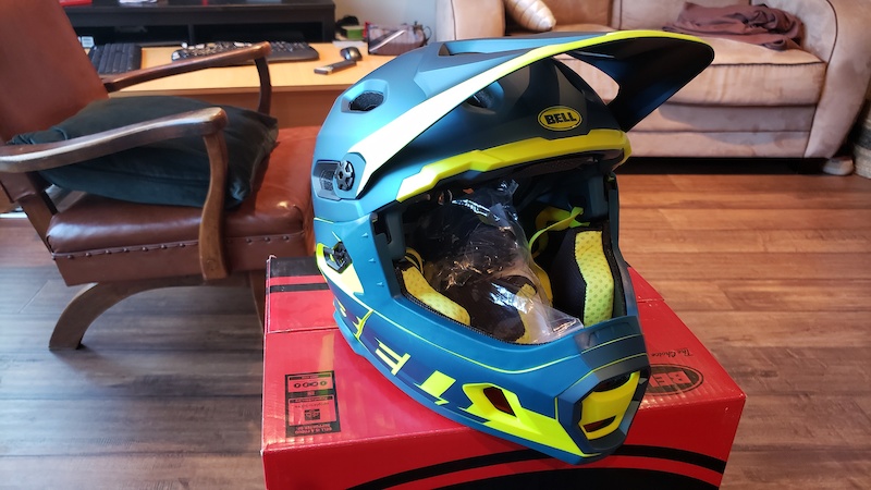 2020 Bell Super DH (Large) For Sale