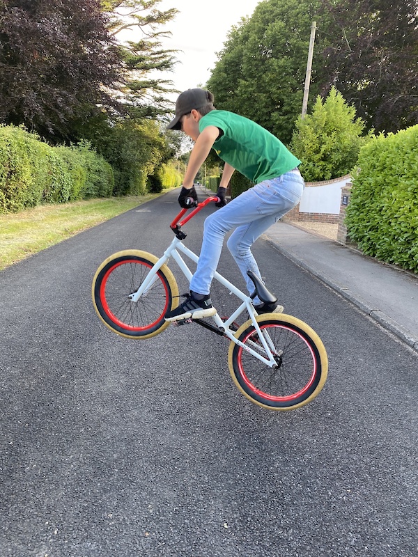 2019 Mafia bike kush + 2 with custom red wheel frames For Sale