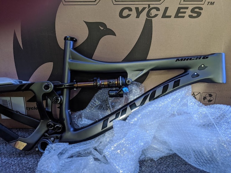 Pivot Mach 6 Frame w/ Fox Factory DPX2 (medium) For Sale
