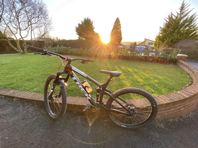 2017 TREK Remedy 8 L frame For Sale