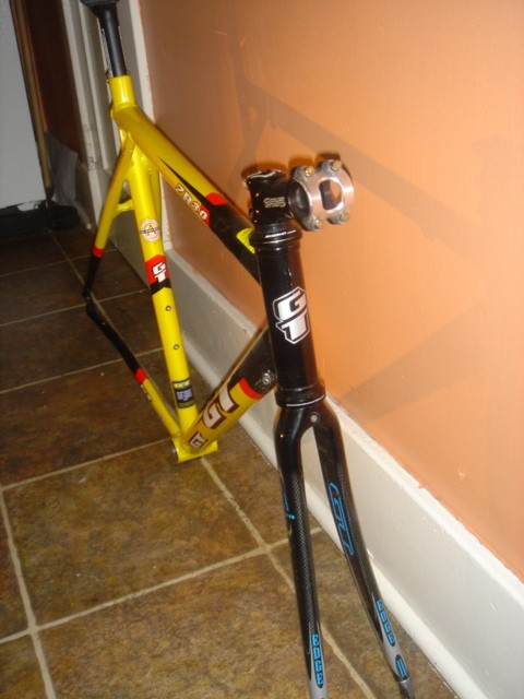 2003 54 cm GT ZR 3.0 road frame and carbon fork For Sale