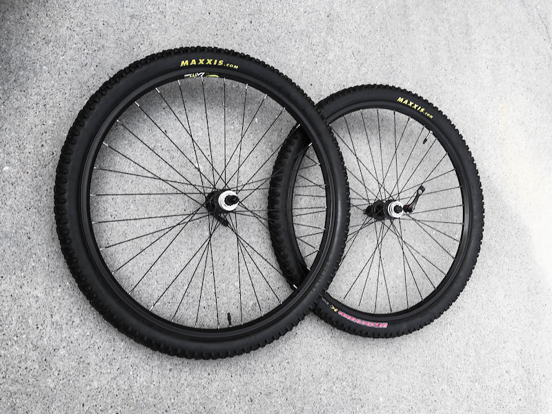 2007 Mavic 117/shimano centerlock 135X10/9X100 *GREAT COND For Sale