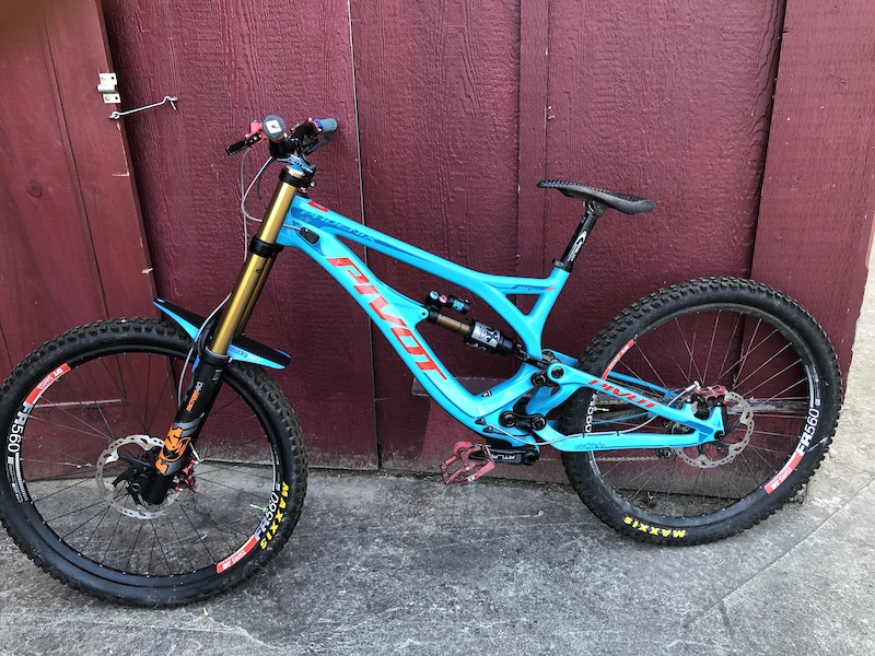 2019 Pivot Phoenix dh bike carbon For Sale