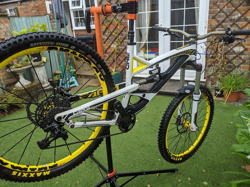 2016 YT Capra CF Pro Medium Full BOS For Sale