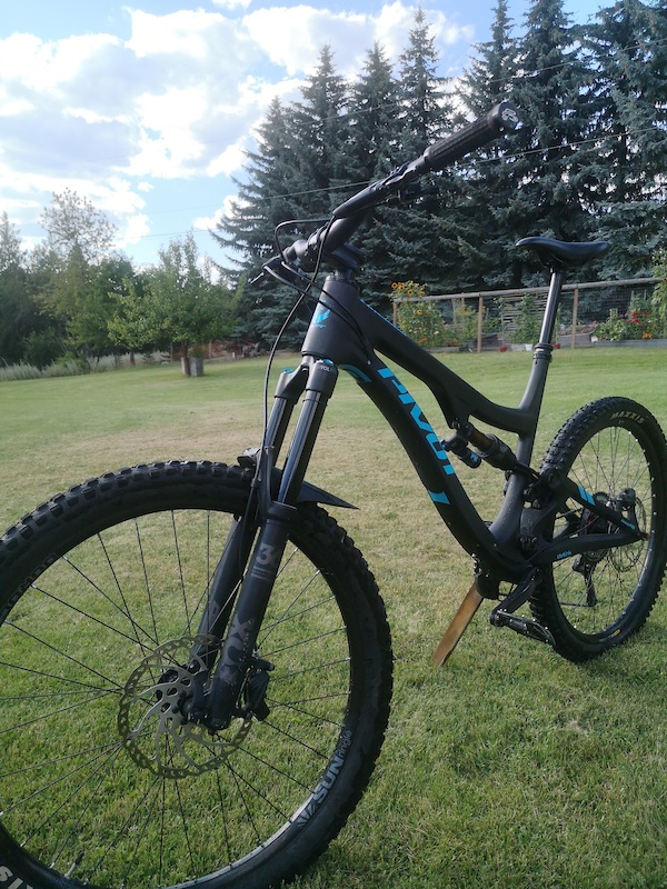 2019 Pivot firebird 27.5 XL For Sale