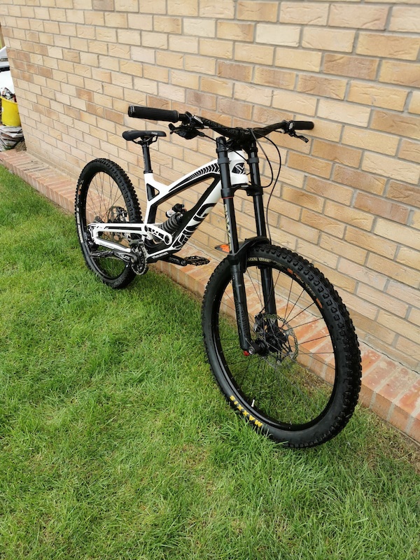 2016 650b YT Tues CF Build For Sale