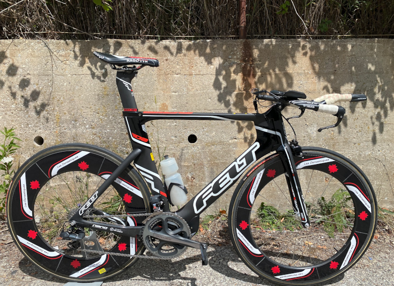 2011 Felt Carbon Time Trial / Triathlon Bicycle, Size 56 cm For Sale