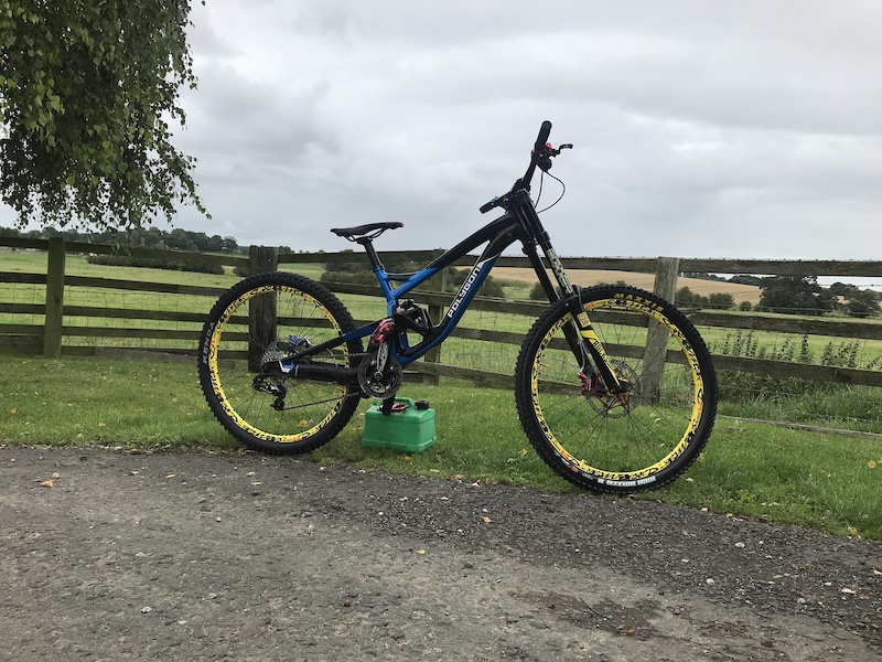 2017 Polygon dh bike dh9 collosus For Sale