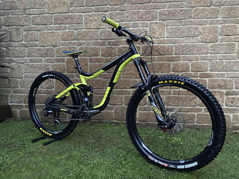 2017 UPGRADED Giant reign 2 For Sale