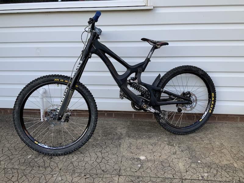 2017 Intense M16C Full Carbon, Manitou Dorado, Hope Brakes For Sale