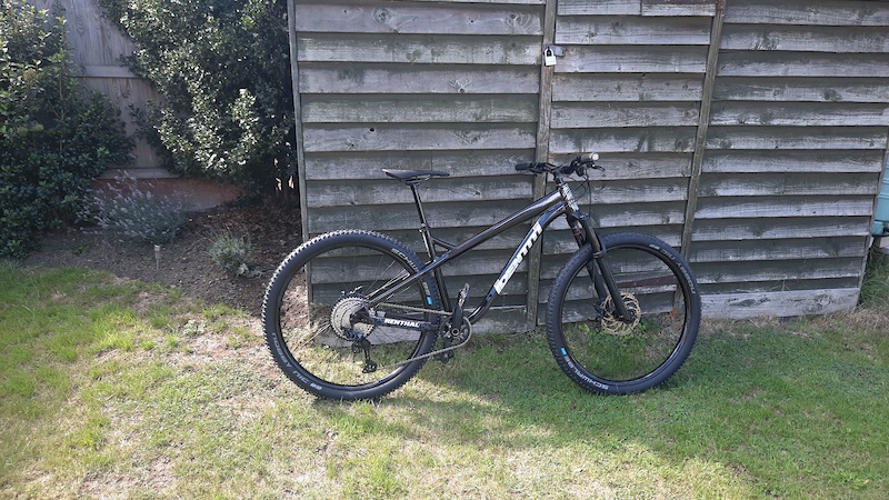 2020 Identiti aka,Medium,Gloss Black., Invisiframe For Sale