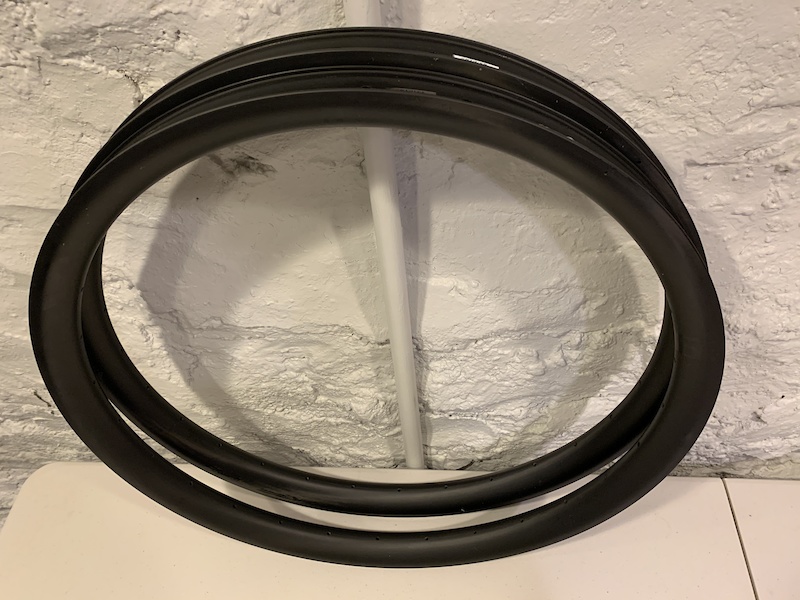 26 Derby Carbon Rims (1 pair) MINT 35mm Internal 28H For Sale