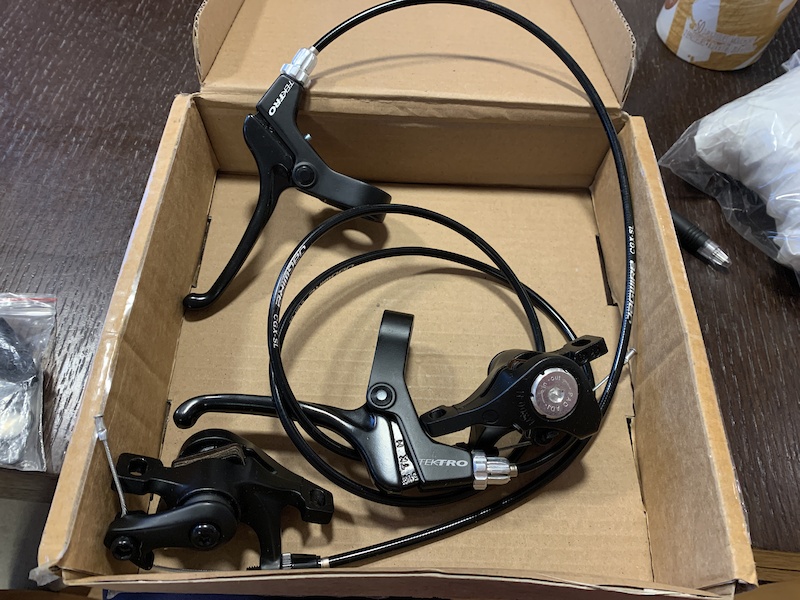 2020 Pair of NEW Tektro MD-M300 brake set For Sale