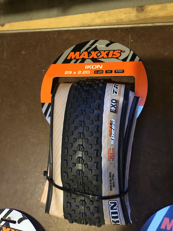 2021 Maxxis Ikon Tan Sidewall - 29 X 2.2 For Sale