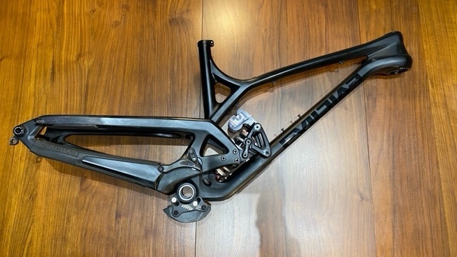 2019 Evil Offering w DPX2 or Push 11.6, Medium, Black For Sale