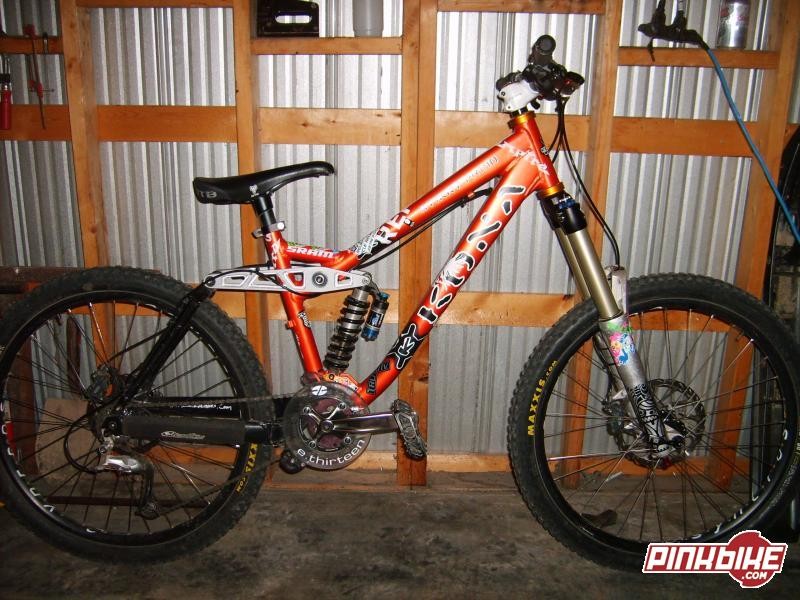 2006 , Kona Stinky Primo, medium, orange/red. For Sale